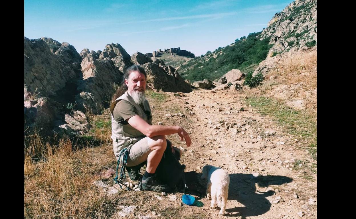 Enclaves de la Sierra de Hornachos protagonistas en la serie internacional 'Senderos con Juan y ...